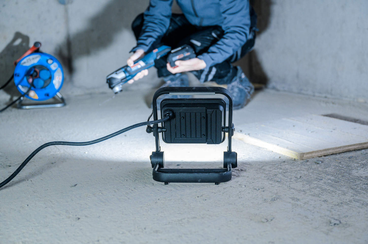 Mobilní LED reflektor JARO 4060 M, 3450lm, 30W, IP 65, 3m H07RN-F 3G1,0 ...