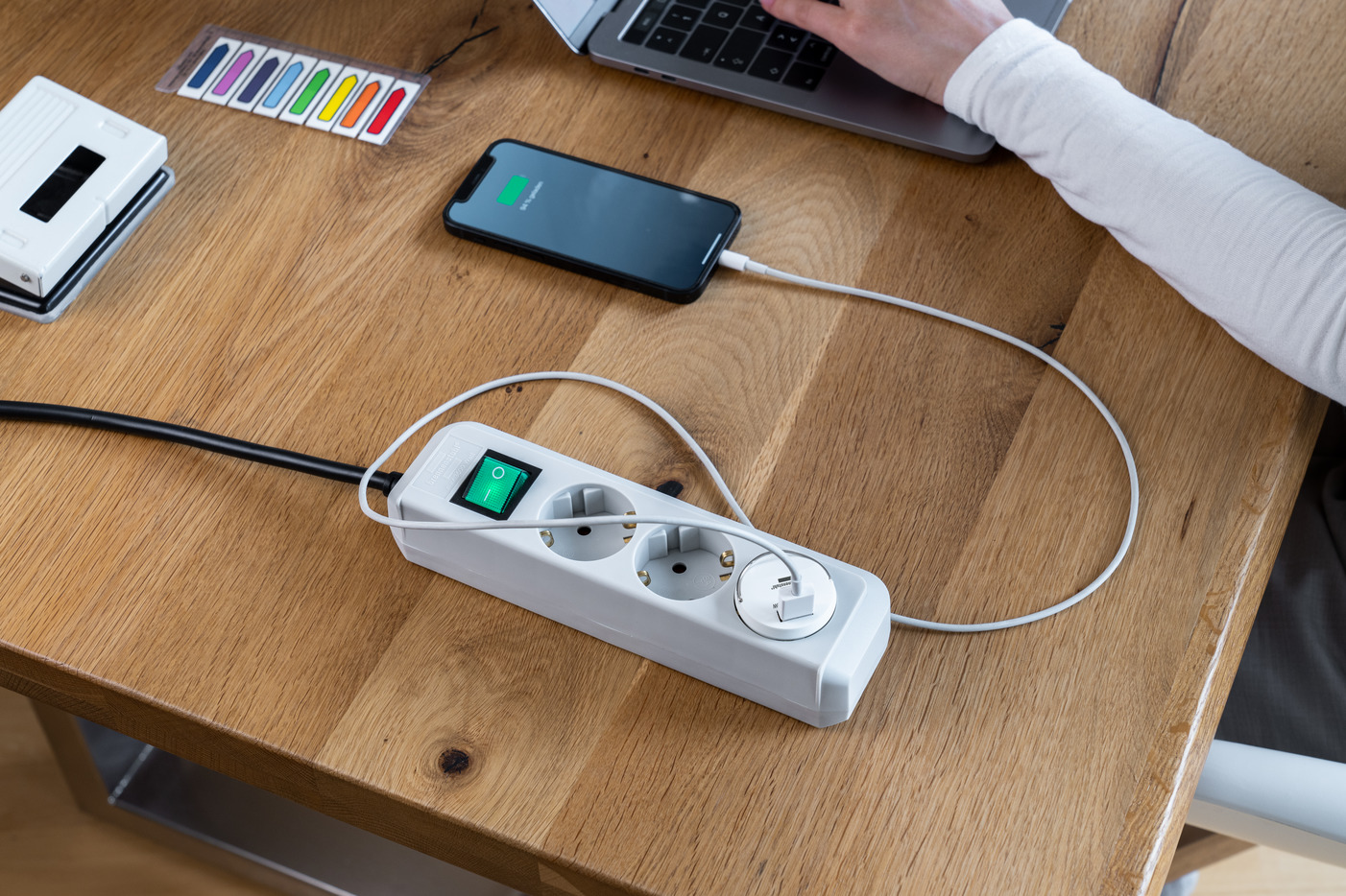 USB Socket Adapter 2.4A white | brennenstuhl®