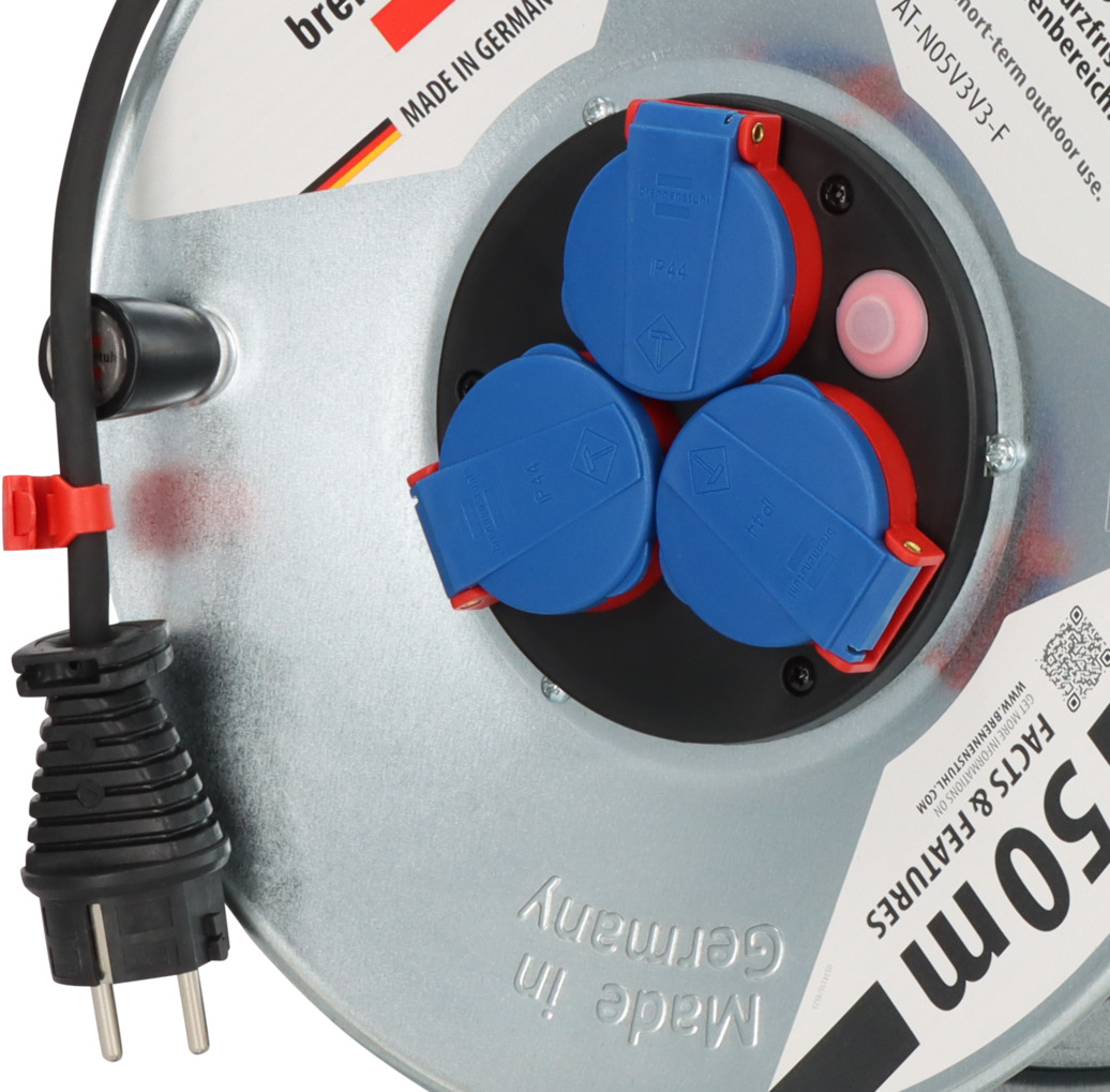 Garant S IP44 cable reel 50m AT-N05V3V3-F 3G1,5 black | brennenstuhl®